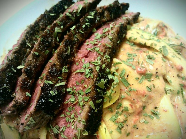 Creamy Roasted Red Pepper Steak and Pasta - PaleOMG