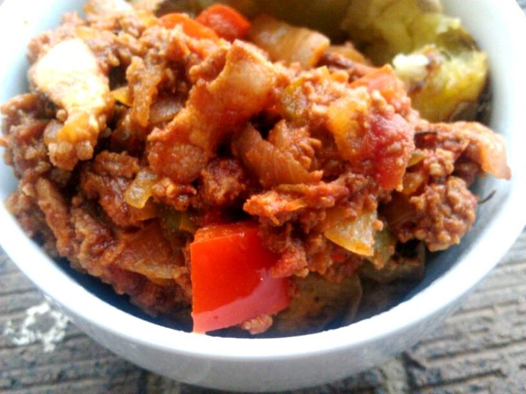 Smoky Bacon Chili Recipe | PaleoMG