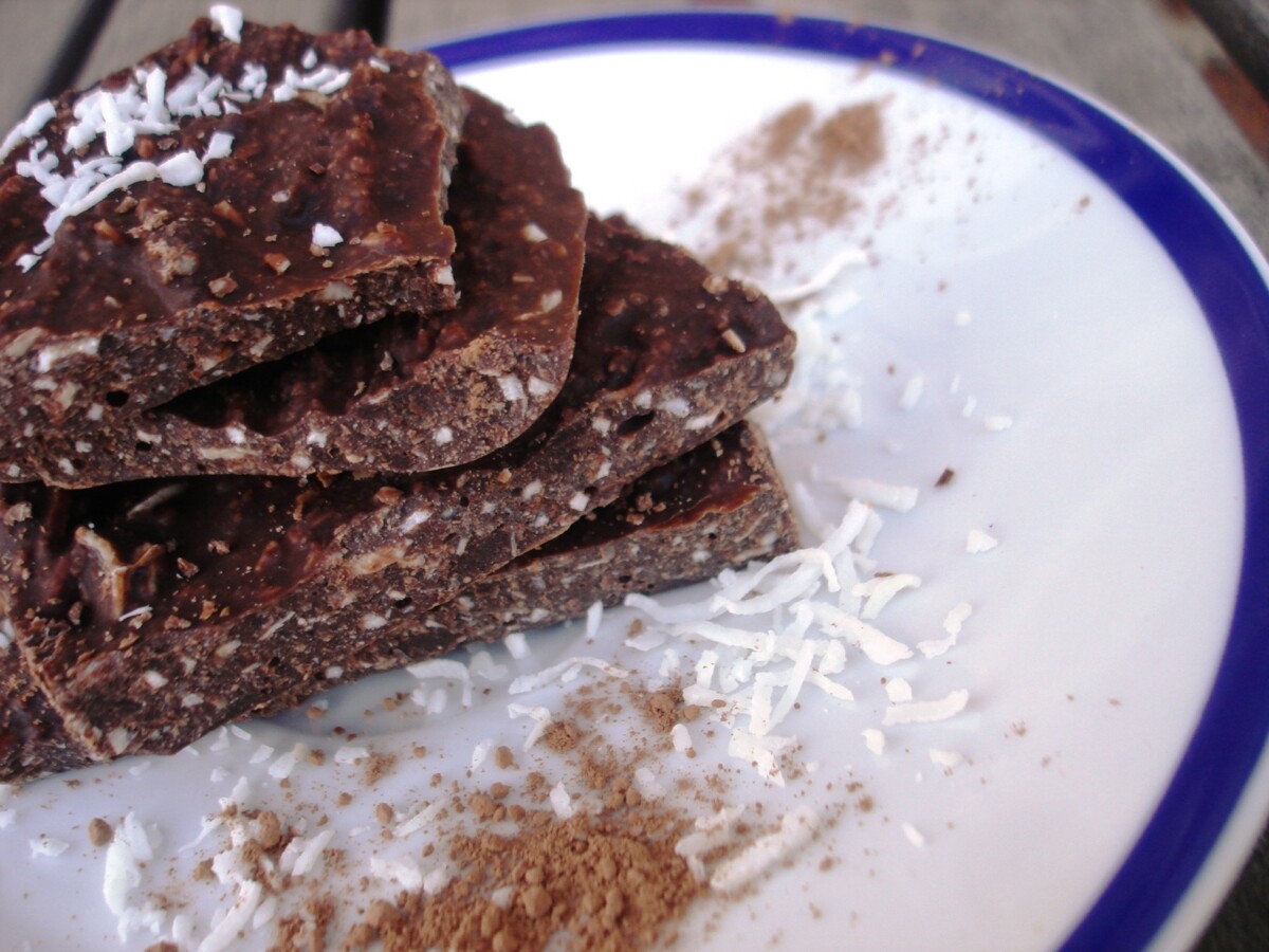 Chocolate Coconut Bark - PaleOMG