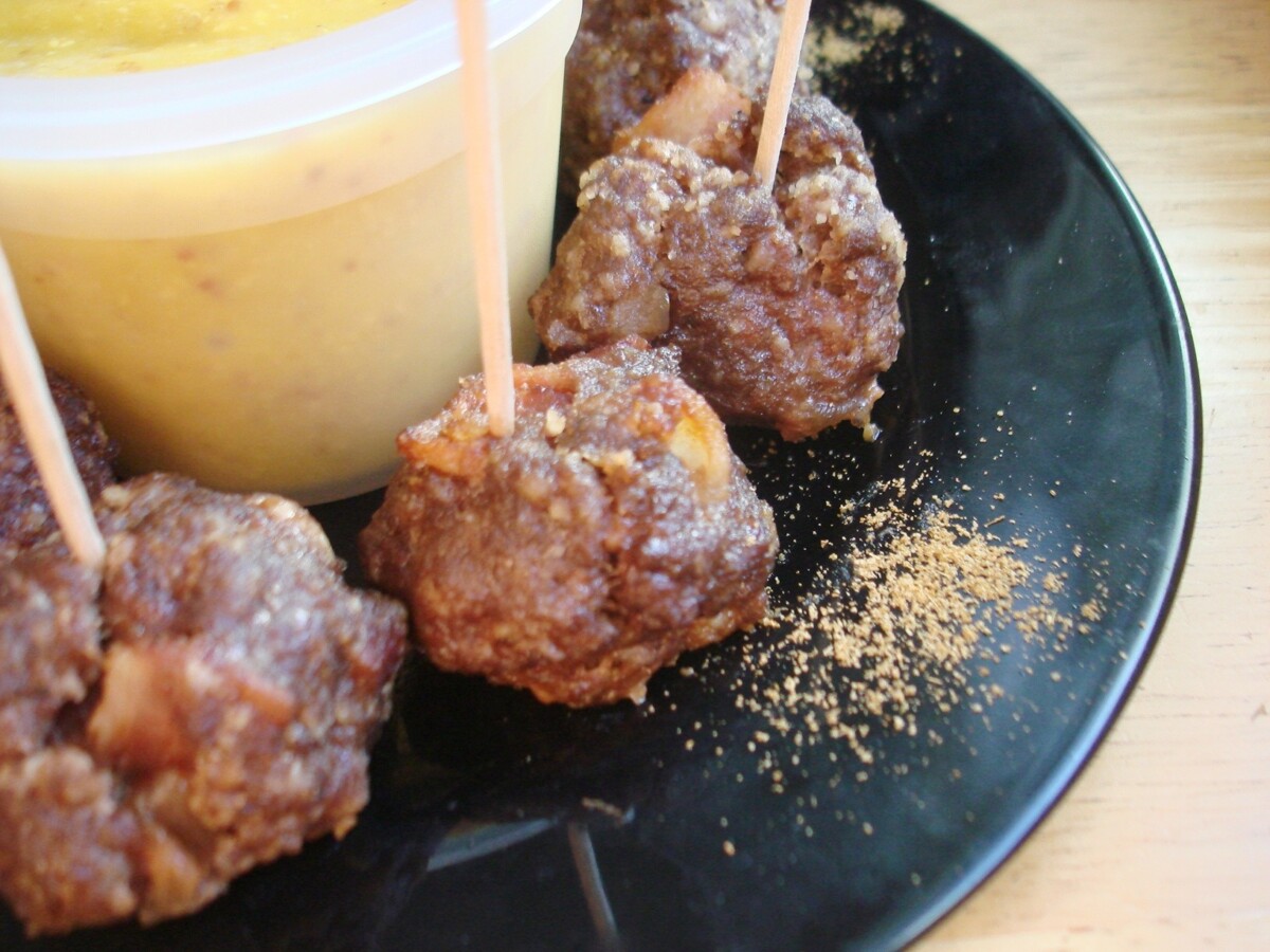 Superbowl Snacks: Bacon Meatballs with Mango Honey Mustard Sauce - PaleOMG