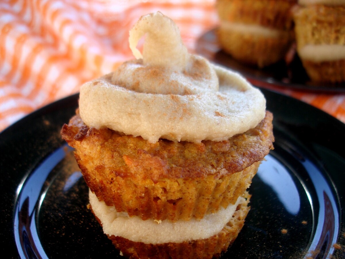 Easter Weekend: Double Decker Carrot Cake Cupcakes - PaleOMG