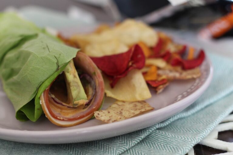 Lunch in a Snap: Chipotle Lettuce Wraps - PaleOMG