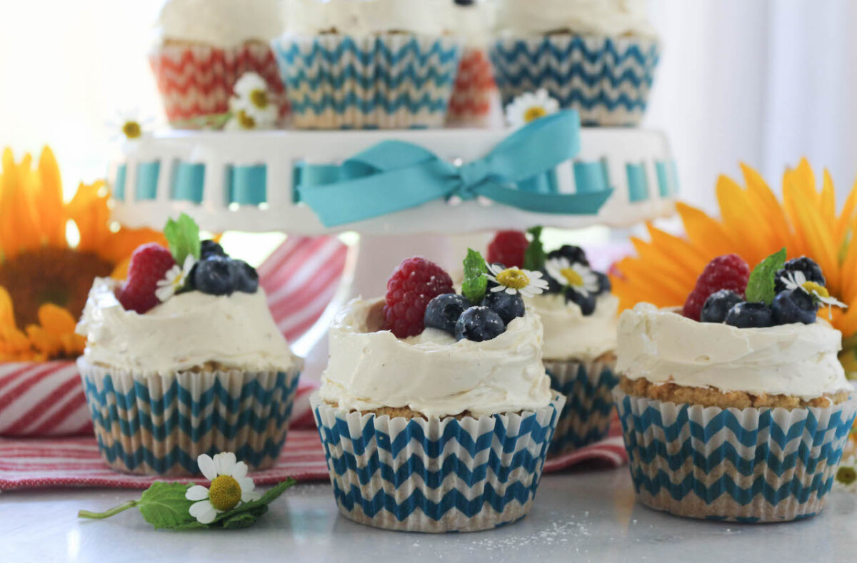 Vanilla Berry Cupcakes with Vanilla Bean Pastry Buttercream - PaleOMG