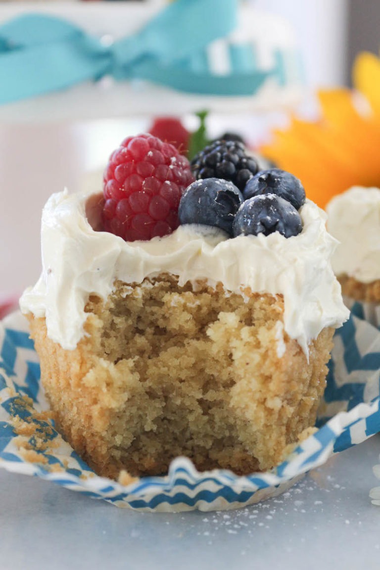 Vanilla Berry Cupcakes with Vanilla Bean Pastry Buttercream - PaleOMG