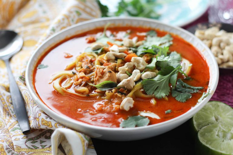 Easy Veggie Panang Curry - PaleOMG