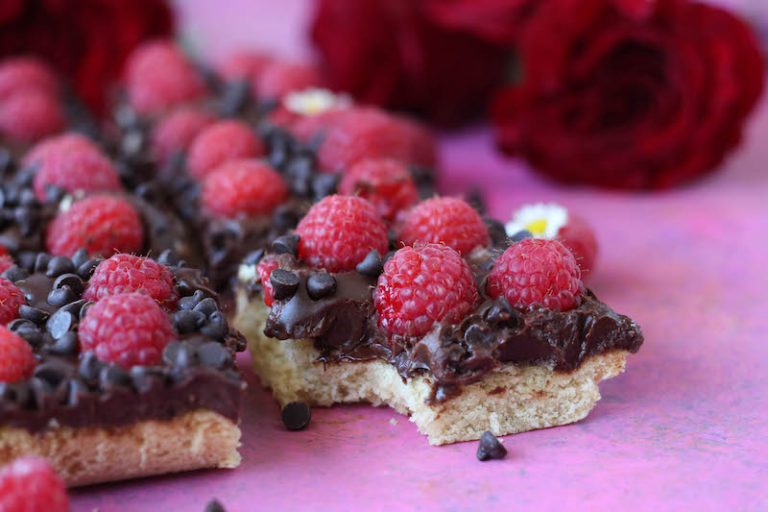 Baked Sticky Berry Bars – Sweet & Tart | PaleoMG