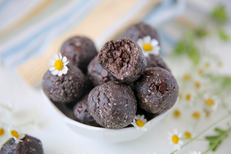 Sweat & Snack Series: Exercise Band Workout with Chocolate Walnut ...