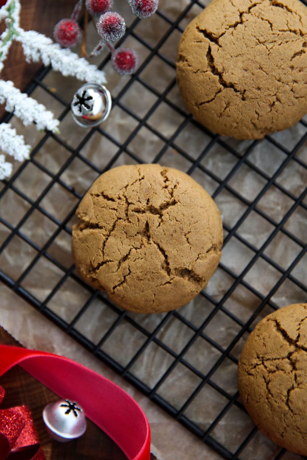 Soft Baked Gingerbread Cookies - PaleOMG