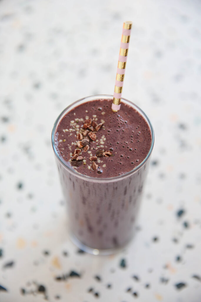 Chocolate Blueberry Protein Smoothie - PaleOMG